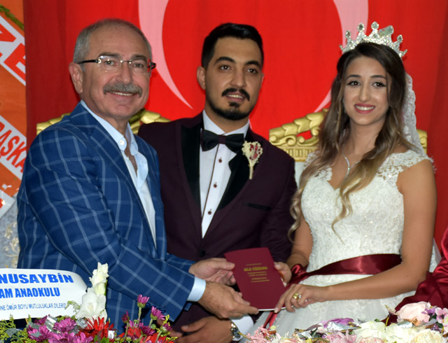 Gültekin ve Özel ailesinin mutlu günü